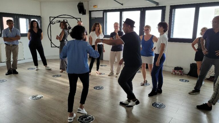 Clave y Bongo, cours de salsa, rumba et son à Paris.